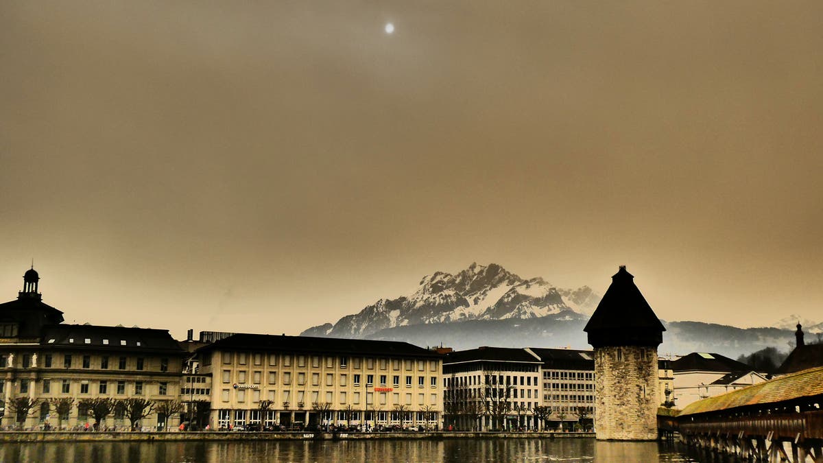 Leserbilder - Saharastaub färbt den Himmel in der Schweiz orange – die ... Leserbilder - Saharastaub färbt den Himmel in der Schweiz orange – die ...