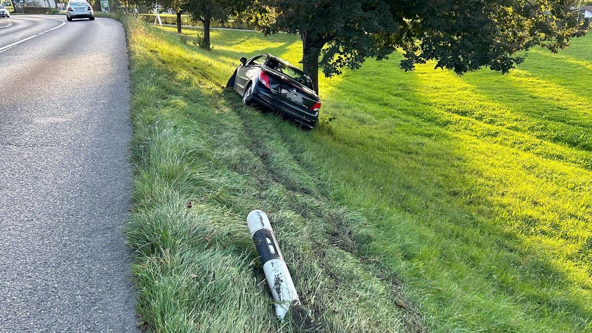 Windisch: Stark alkoholisierte Autofahrerin baut Selbstunfall Windisch: Stark alkoholisierte Autofahrerin baut Selbstunfall