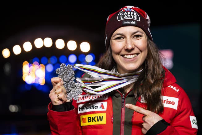 Wendy Holdener über Slalom Gold Und Ihr Party Outfit